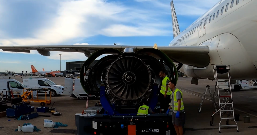 Brand new engine removal Timelapse ! - JacXson - The unrivaled eXcent ...